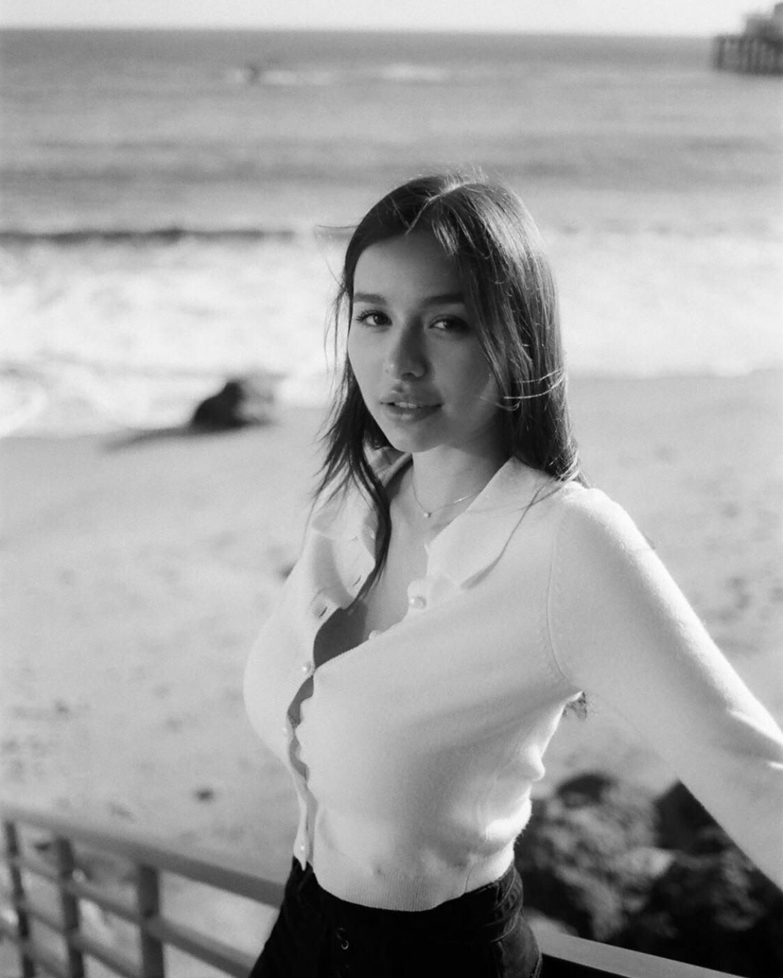 Black and White | Scrolller