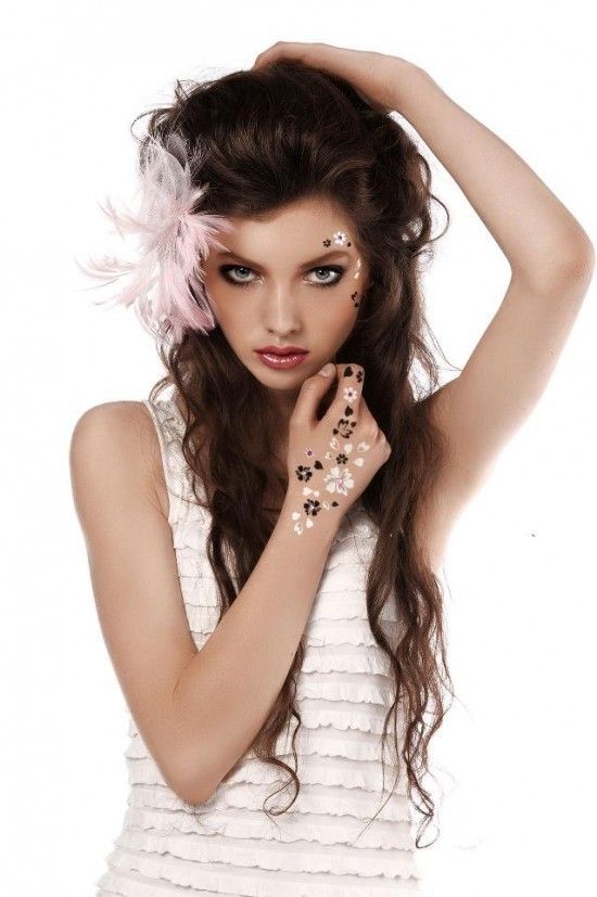 Black and White Flowers | Scrolller