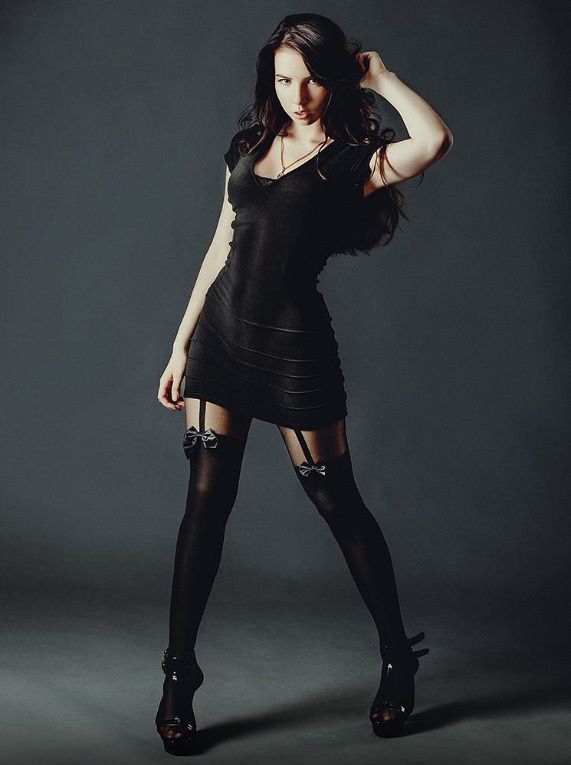 Black beauty with bows | Scrolller