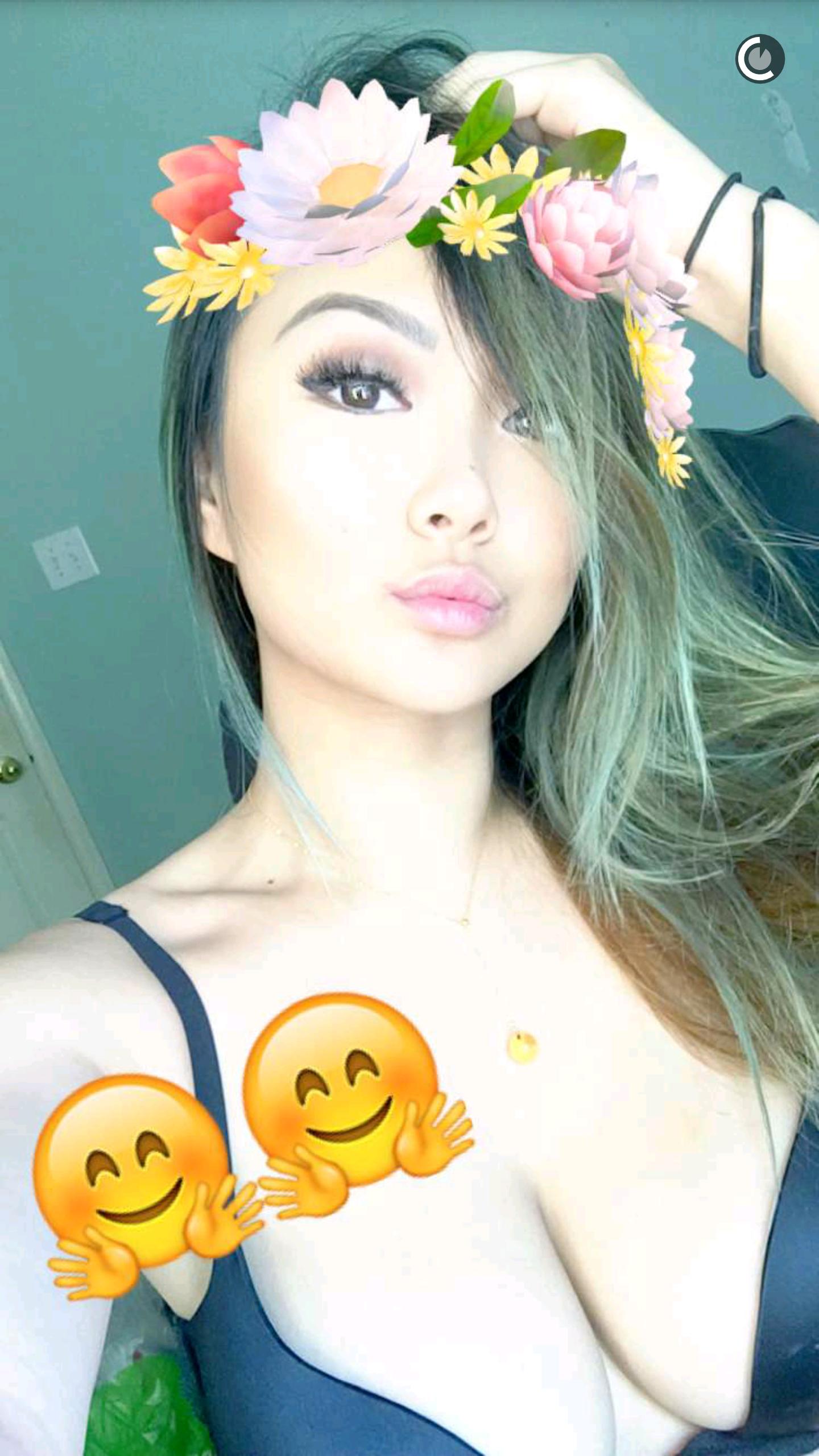 Black bra | Scrolller