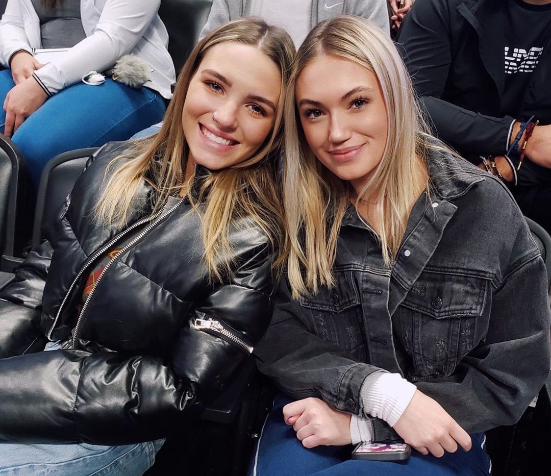 Black Jackets - Left Or Right? | Scrolller