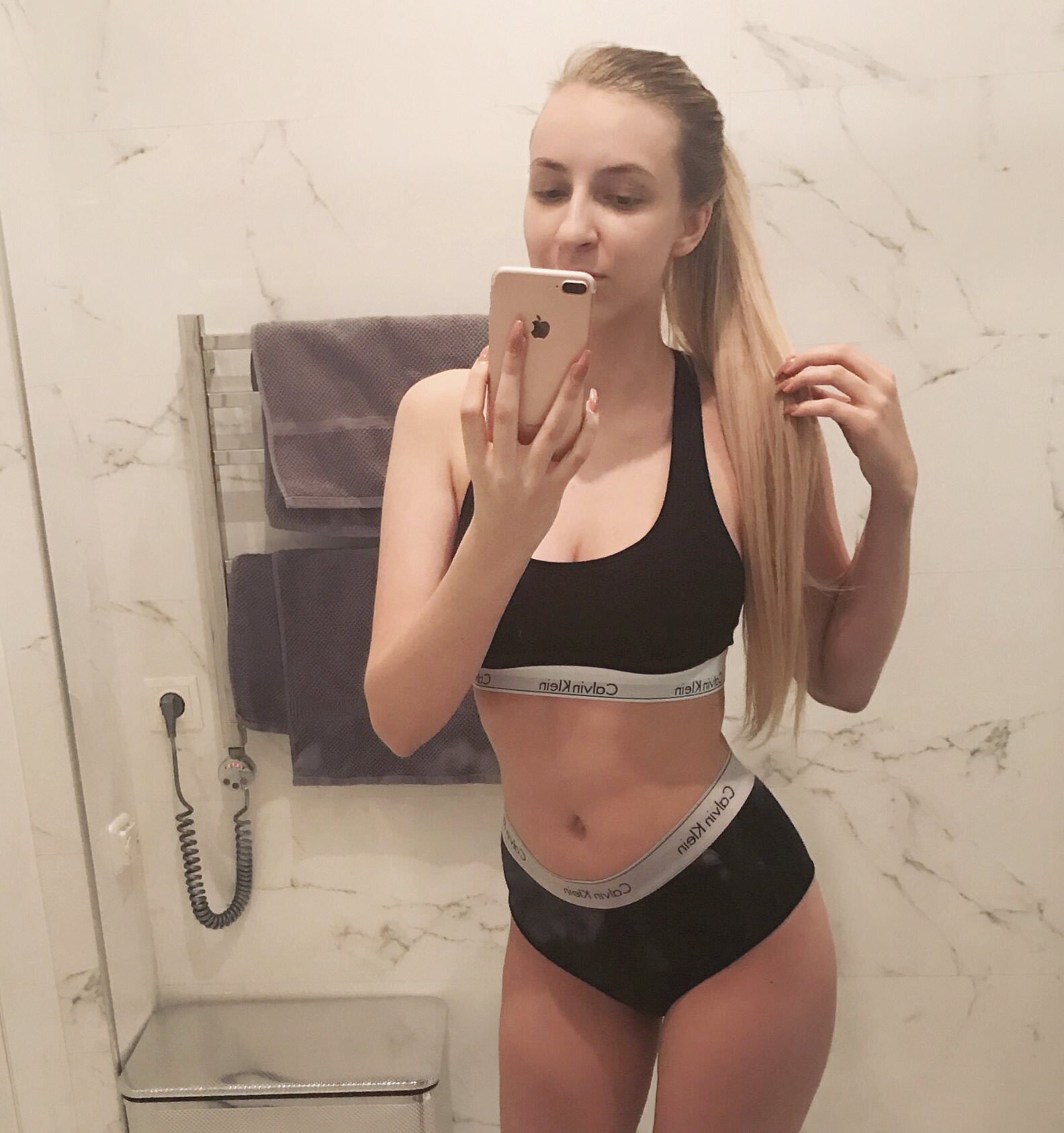 Black on blonde | Scrolller