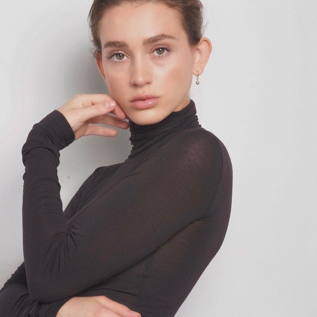 Black Turtle Neck | Scrolller
