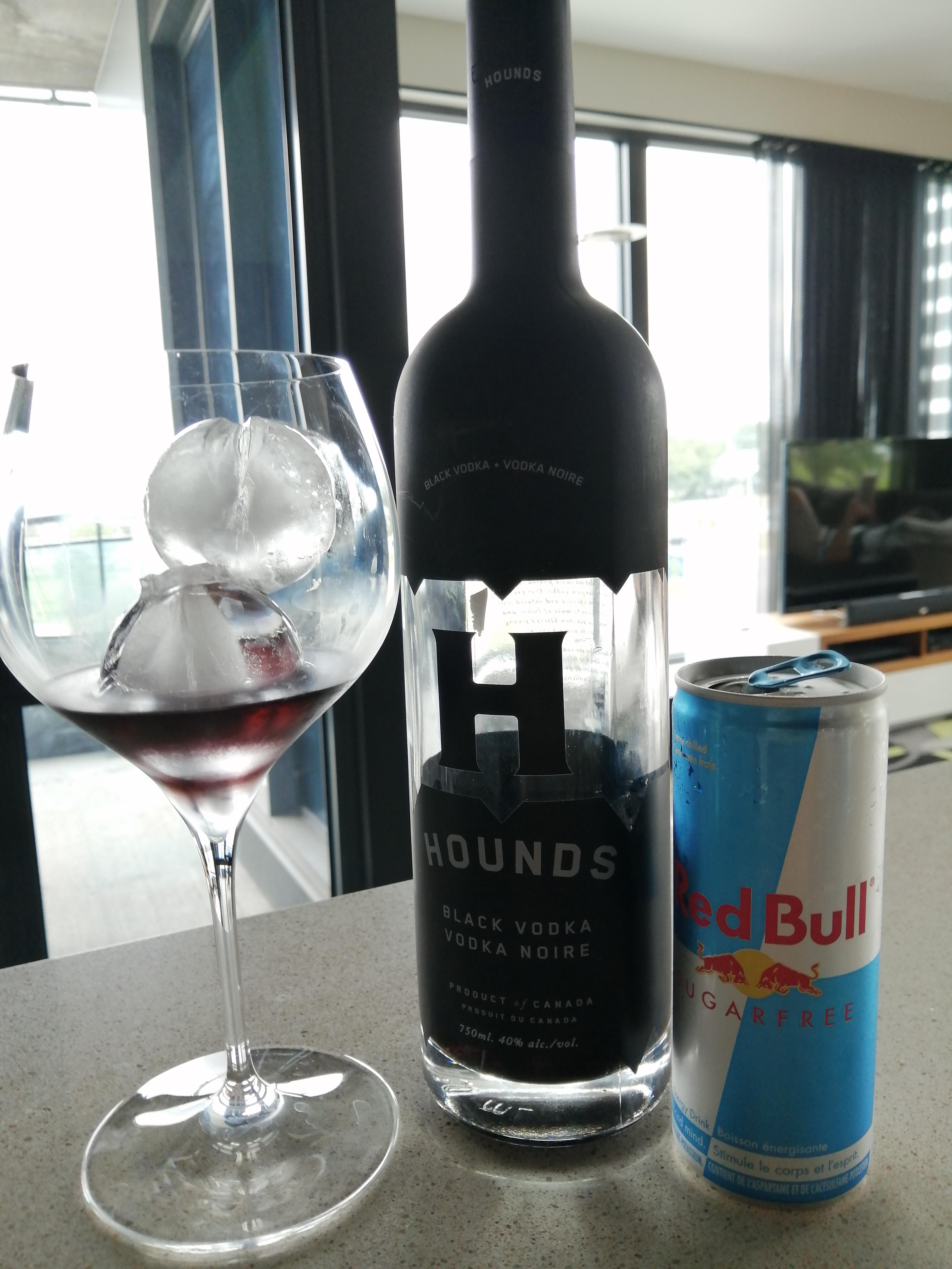 Black Vodka and Redbull 🖤💙 | Scrolller