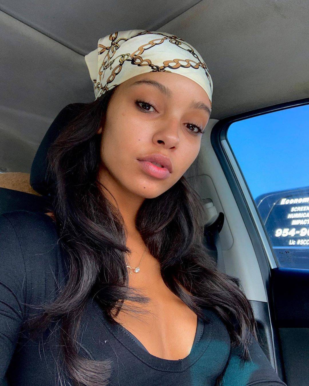 black / white | Scrolller