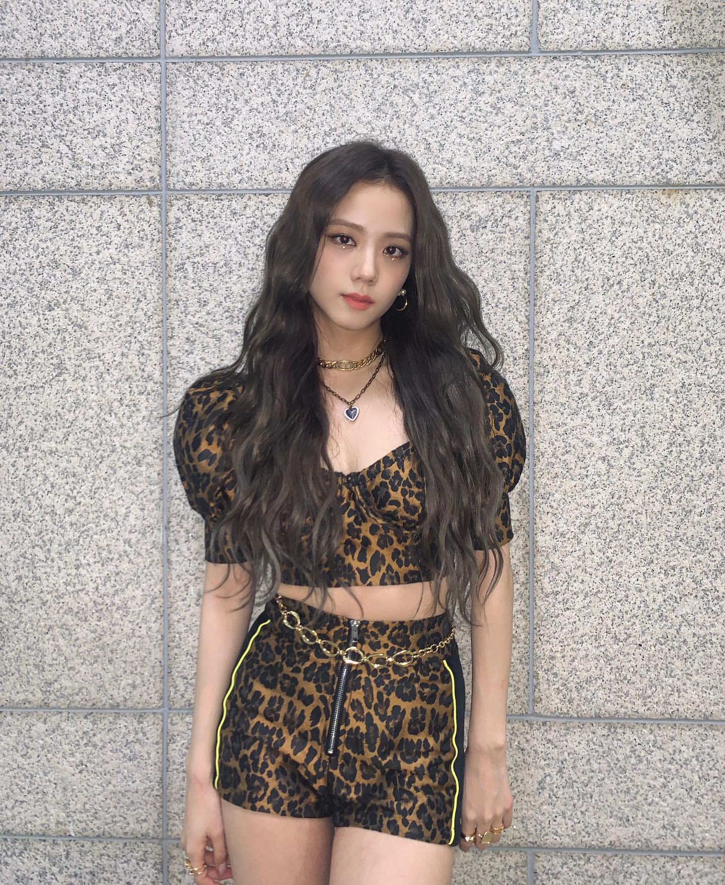 BLACKPINK - Jisoo | Scrolller