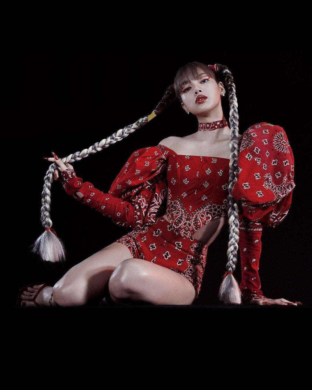 BLACKPINK - Lisa | Scrolller