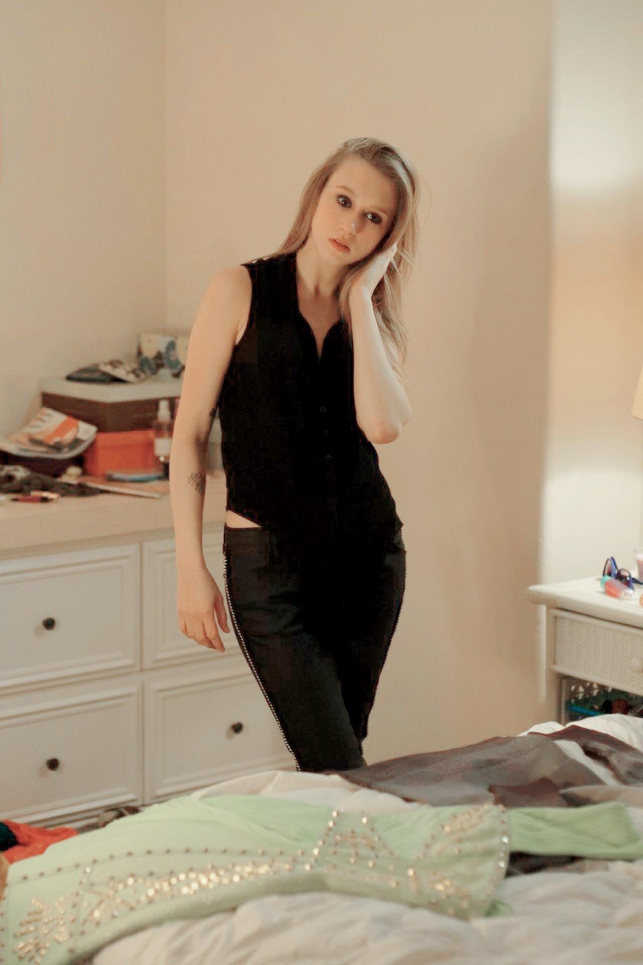 Bling Ring | Scrolller