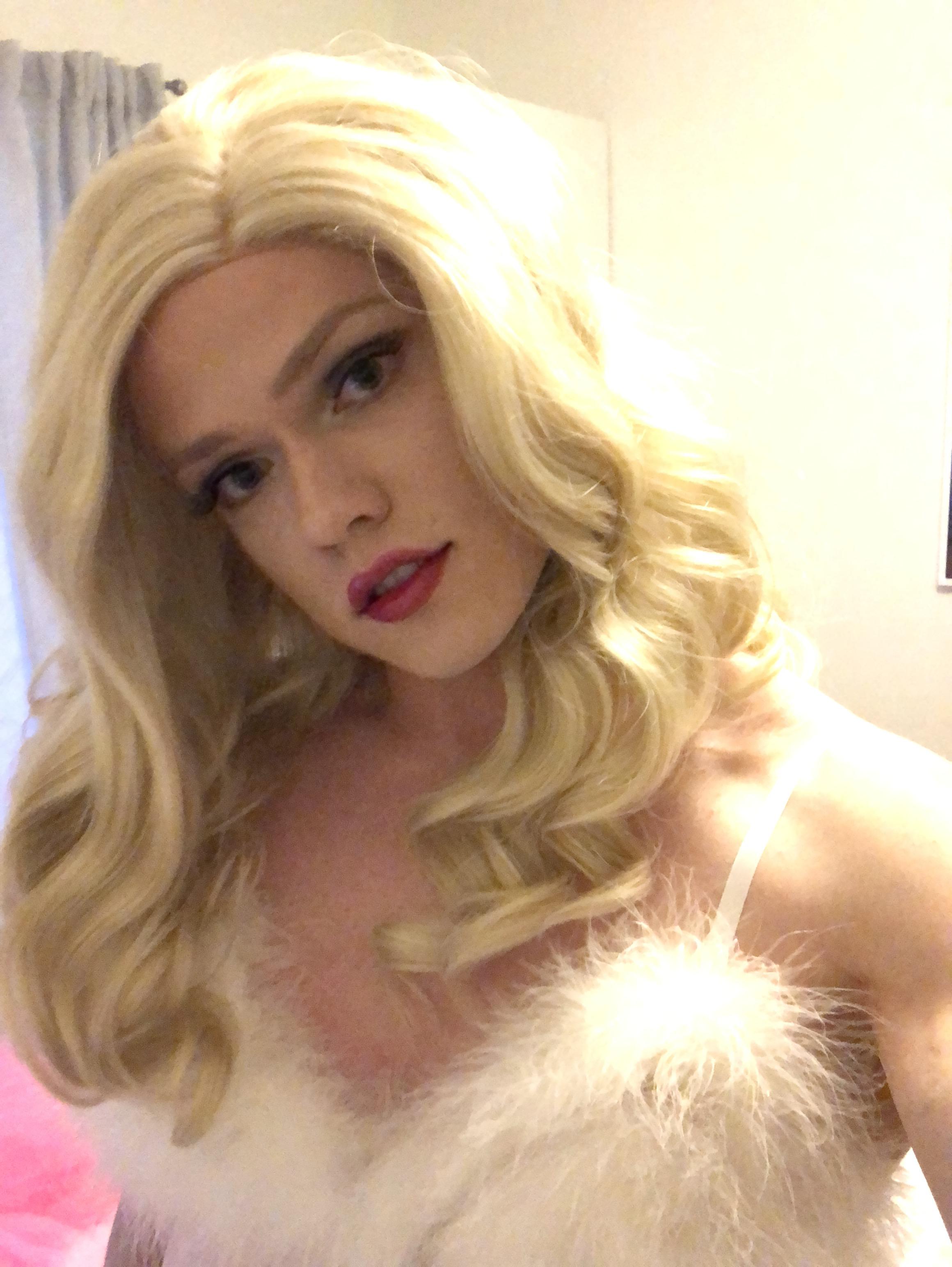 Blonde swedish bombshell | Scrolller