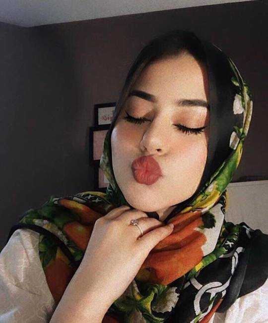 Blowjob lips 👄 | Scrolller