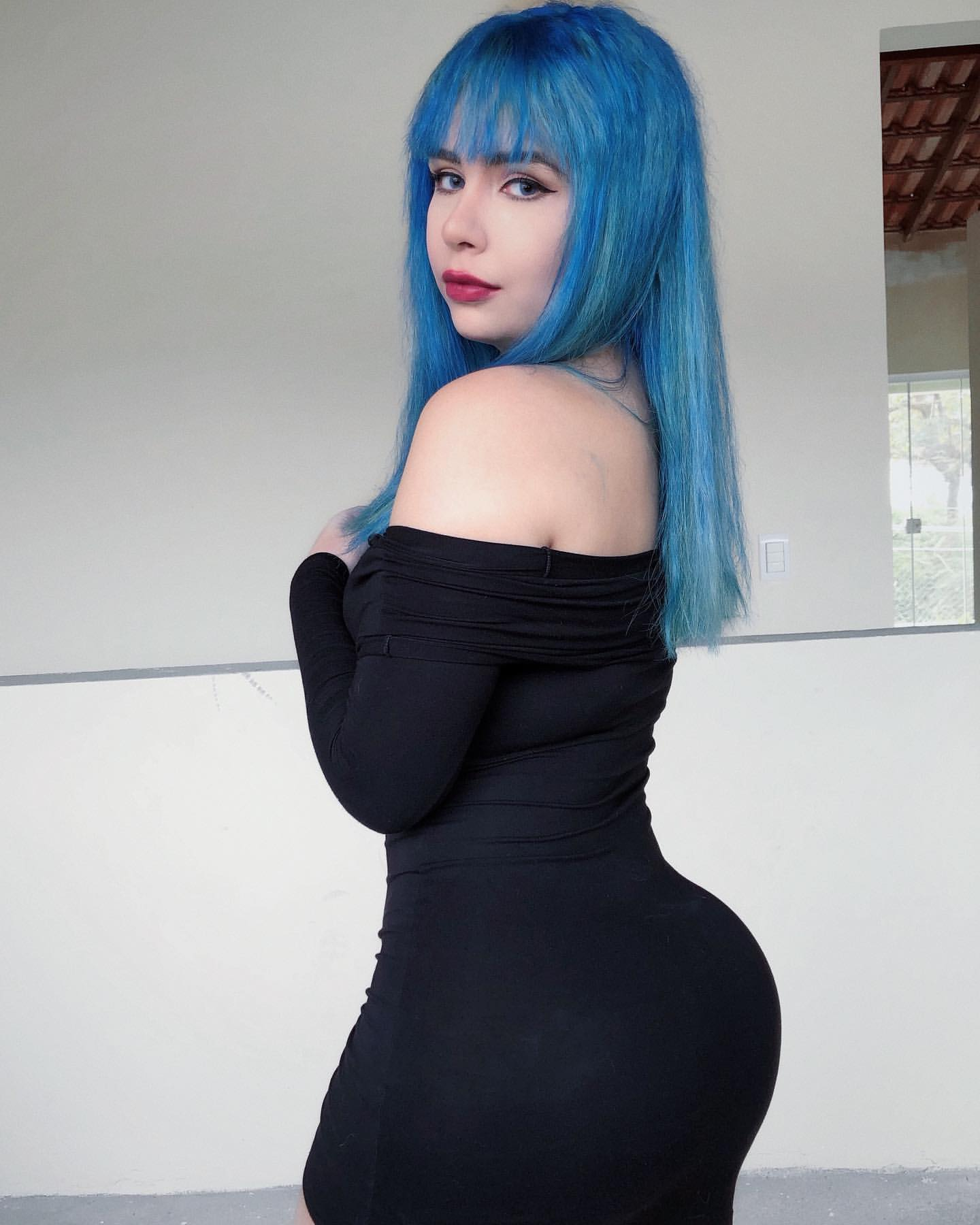 Blue hair | Scrolller