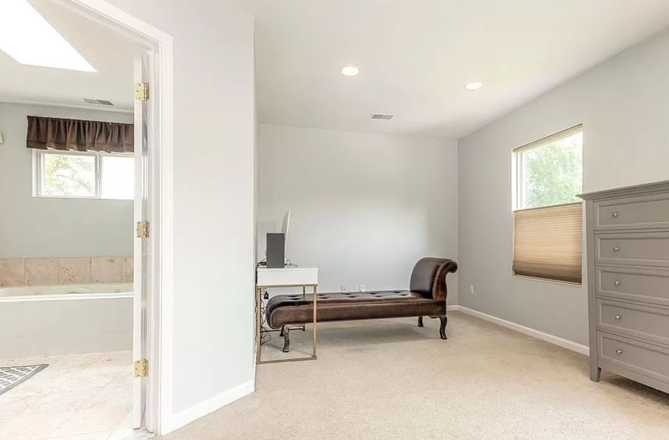 blursed desk setup | Scrolller