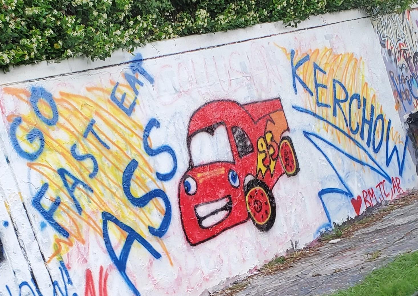 Blursed_graffiti | Scrolller