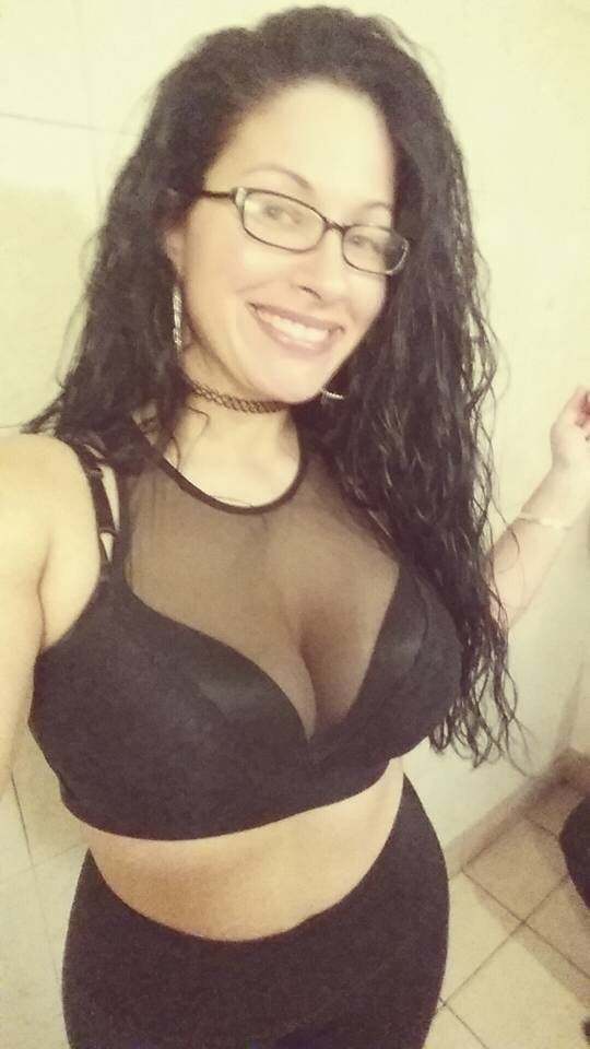 Bombshell Bra on full display for her night out | Scrolller