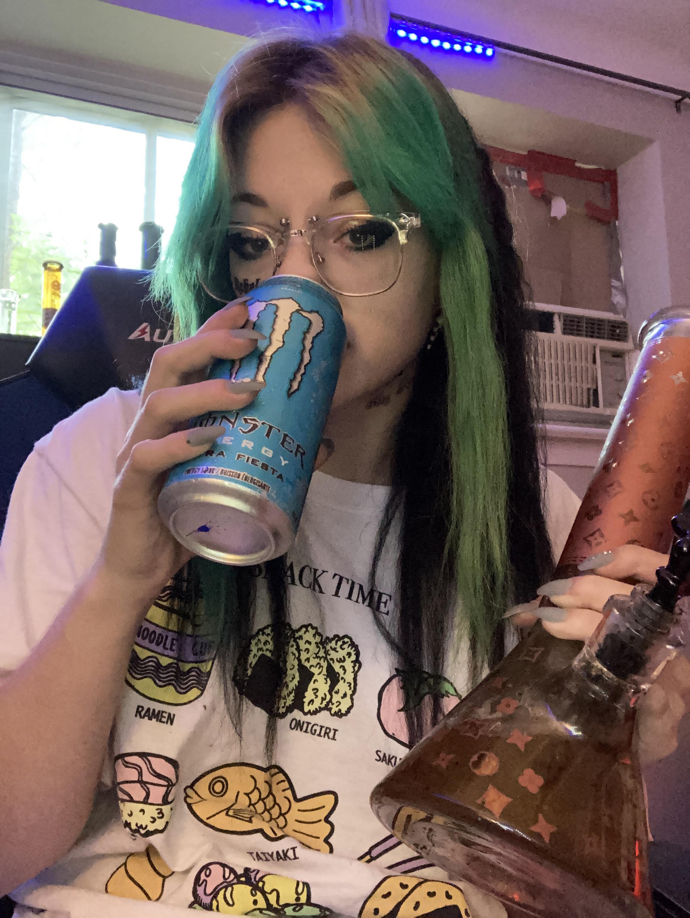 Bong rips and monster 😛💙 | Scrolller