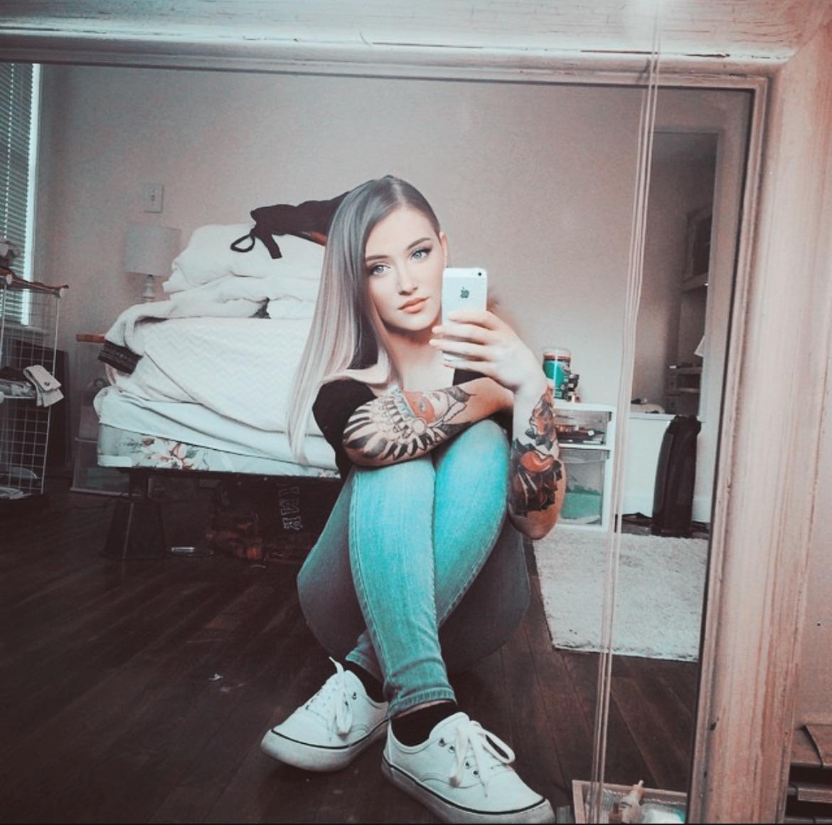 👻 boo | Scrolller