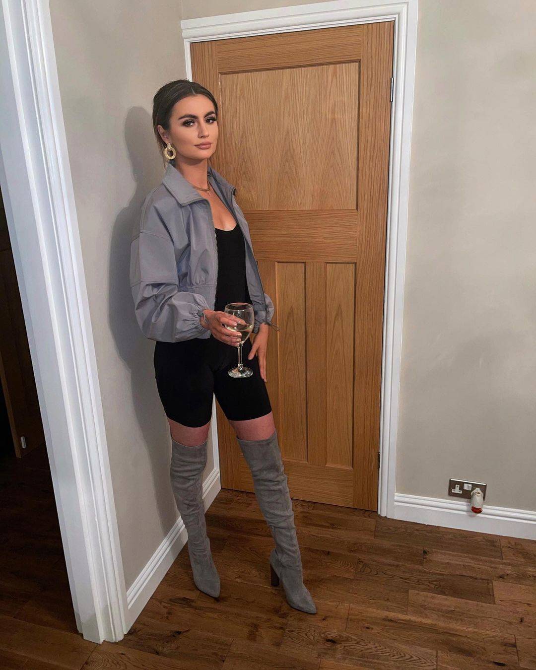 Boot-iful | Scrolller