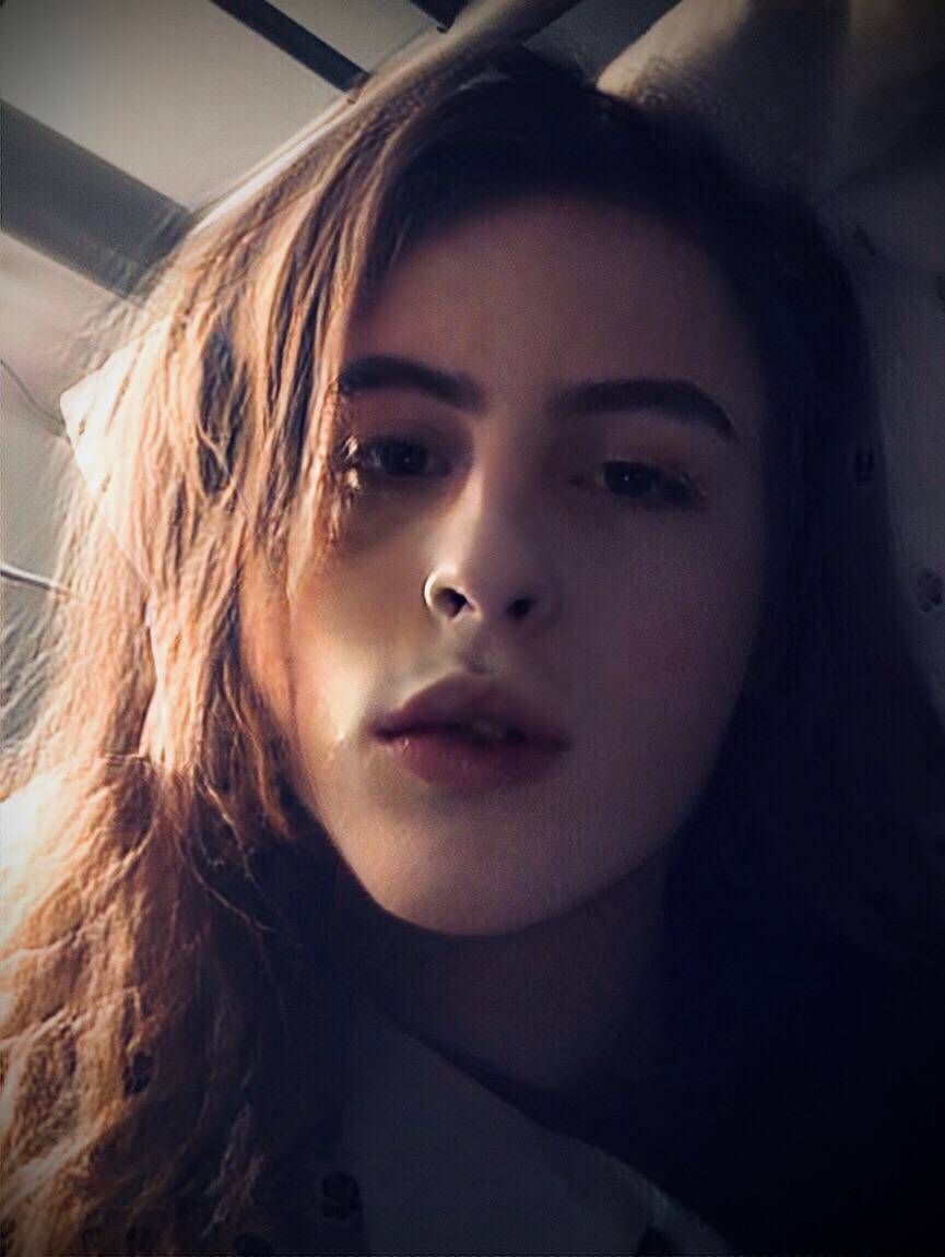 Bored. DMs open x | Scrolller