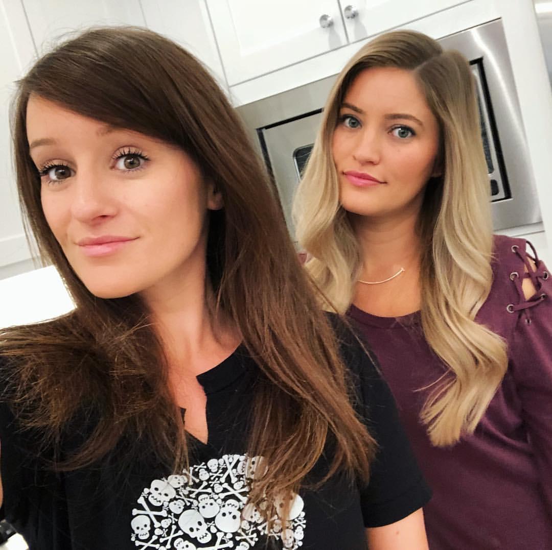 Both sisters | Scrolller