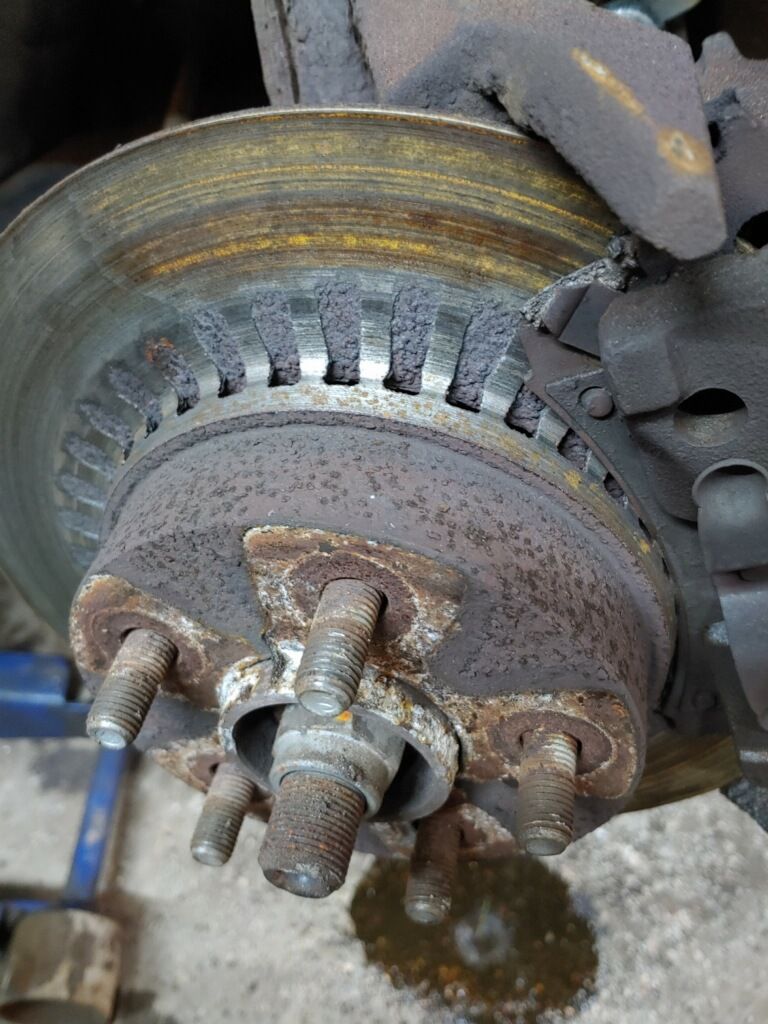 Brakes on a 2000 Cavalier | Scrolller