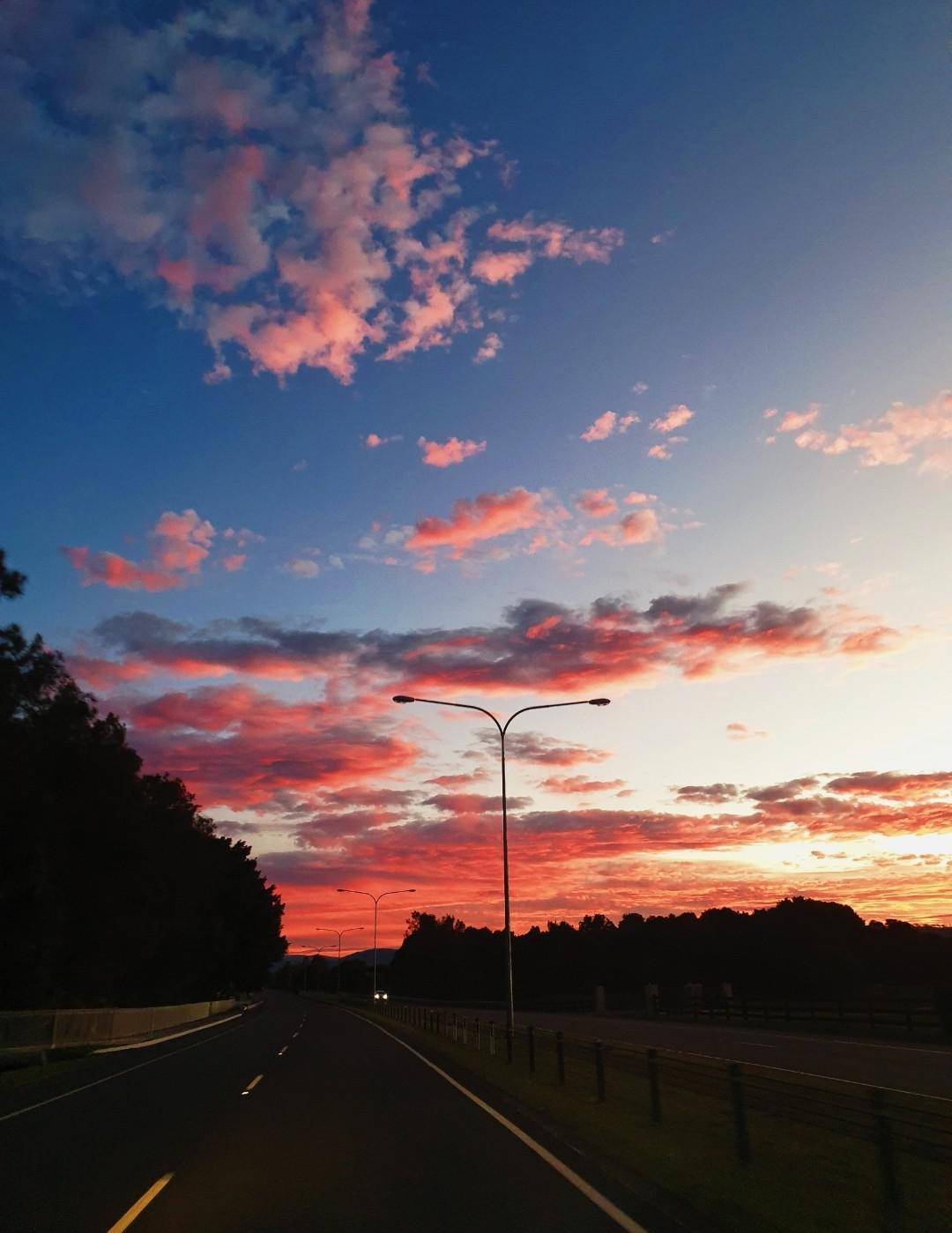 Bright Pink Australian Sunset I Snapped | Scrolller