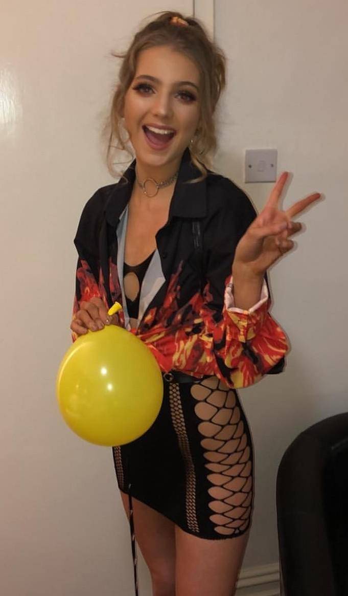 British raver | Scrolller