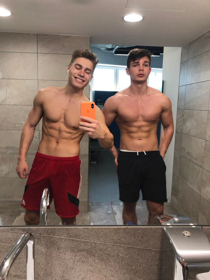 Bro at the lockerroom | Scrolller