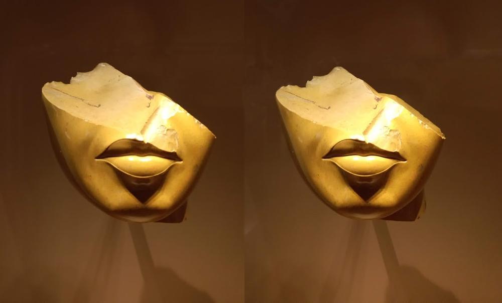 Broken bust | Scrolller