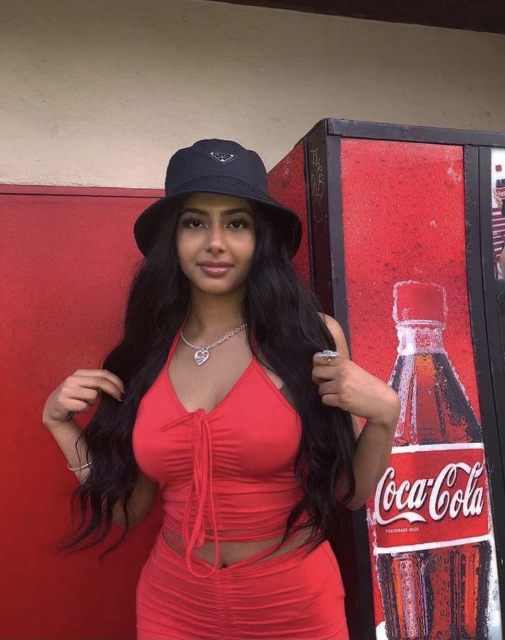 Brown baddie👀 | Scrolller