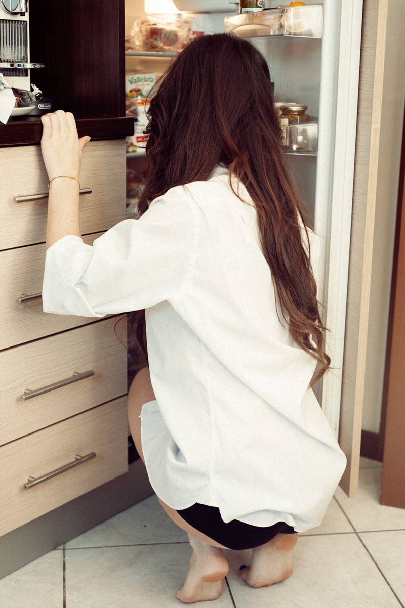 Browsing the fridge | Scrolller