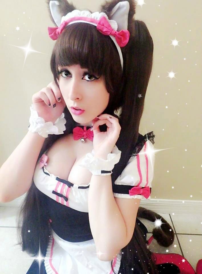 Brunette kitty maid | Scrolller