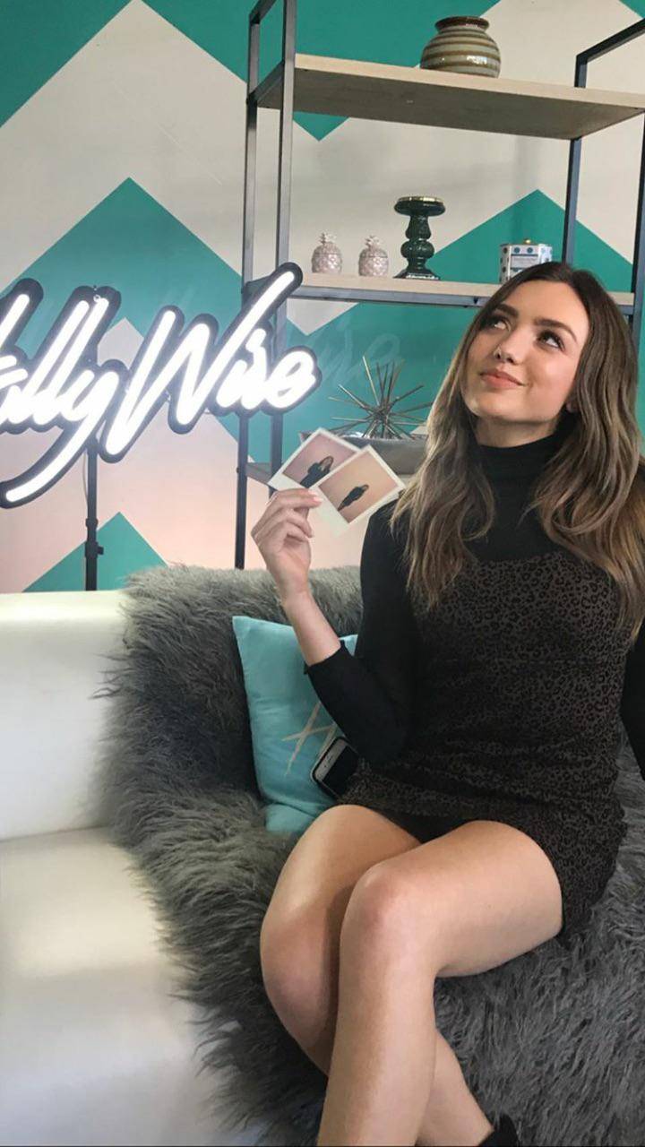 Peyton List Scrolller