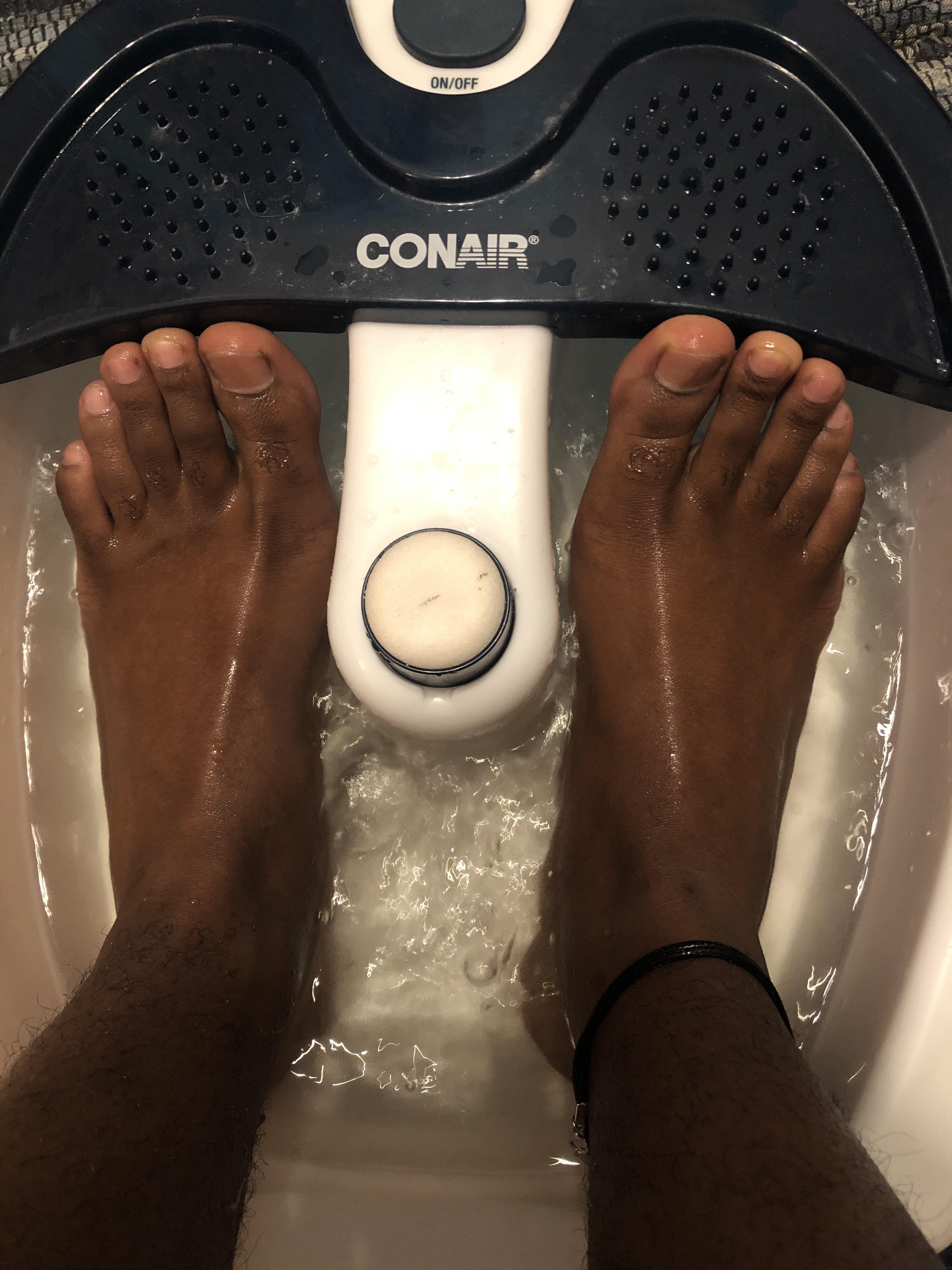 Bubbles feel weird on my feet | Scrolller