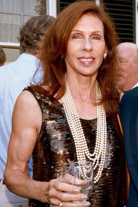 Buff GILF | Scrolller