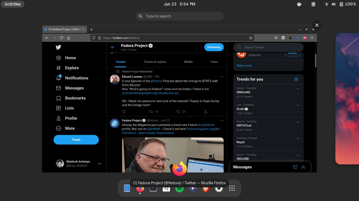 Bug or feature? Look at the dash the application name is overlaping. | Scrolller