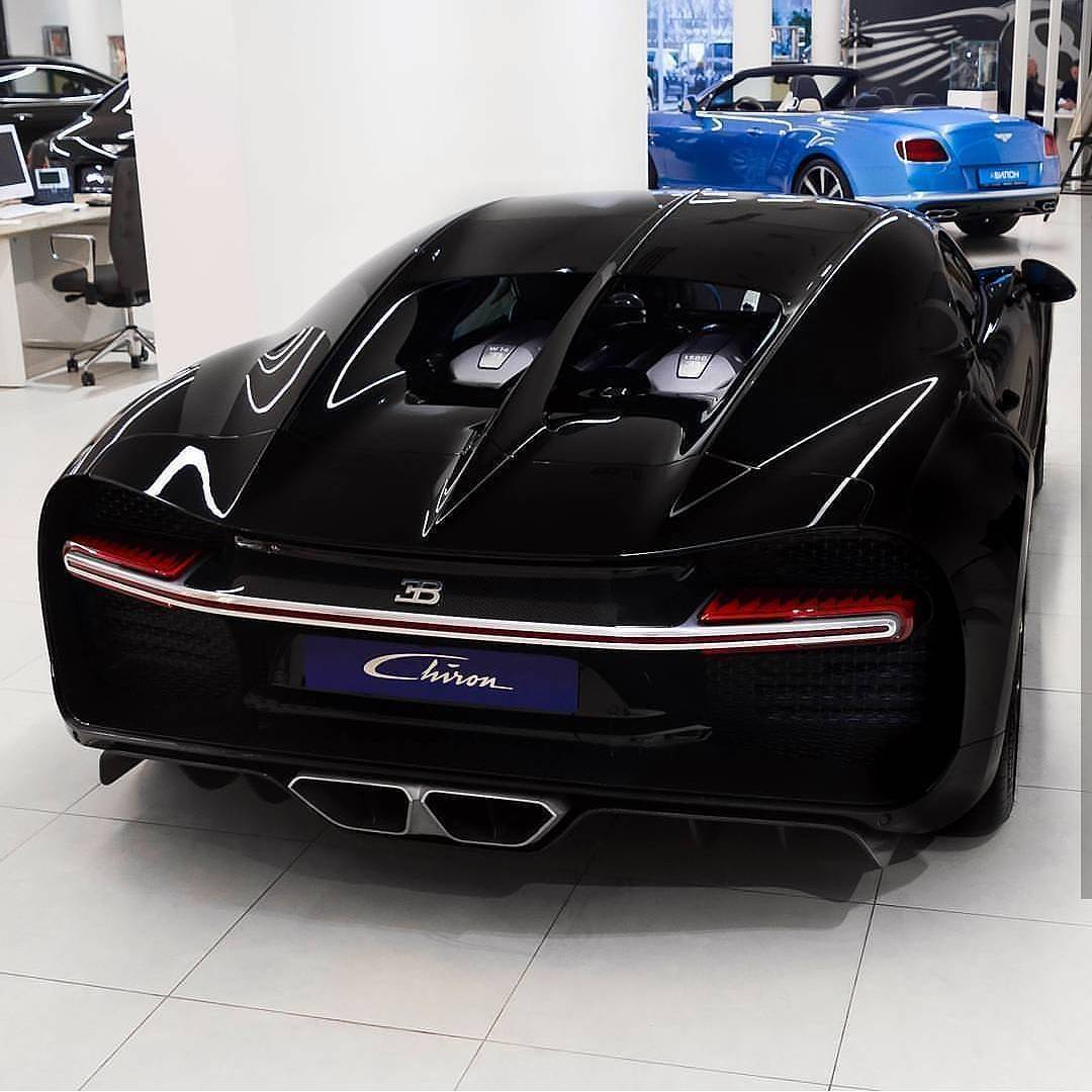 Bugatti Chiron | Scrolller