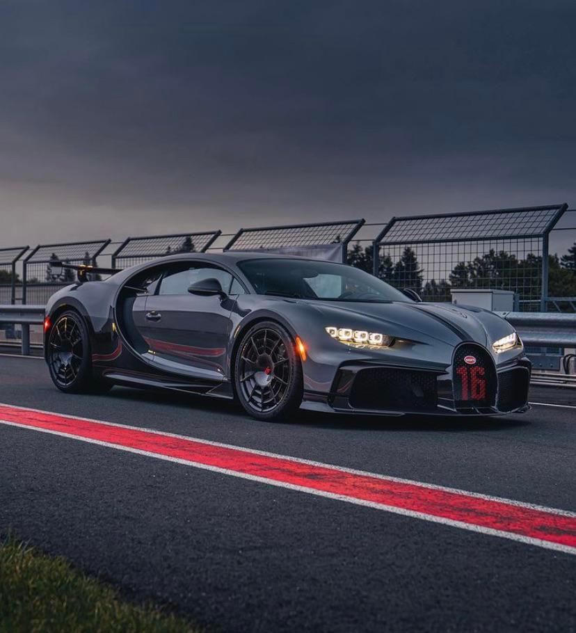 Bugatti Chiron Pur Sport | Scrolller