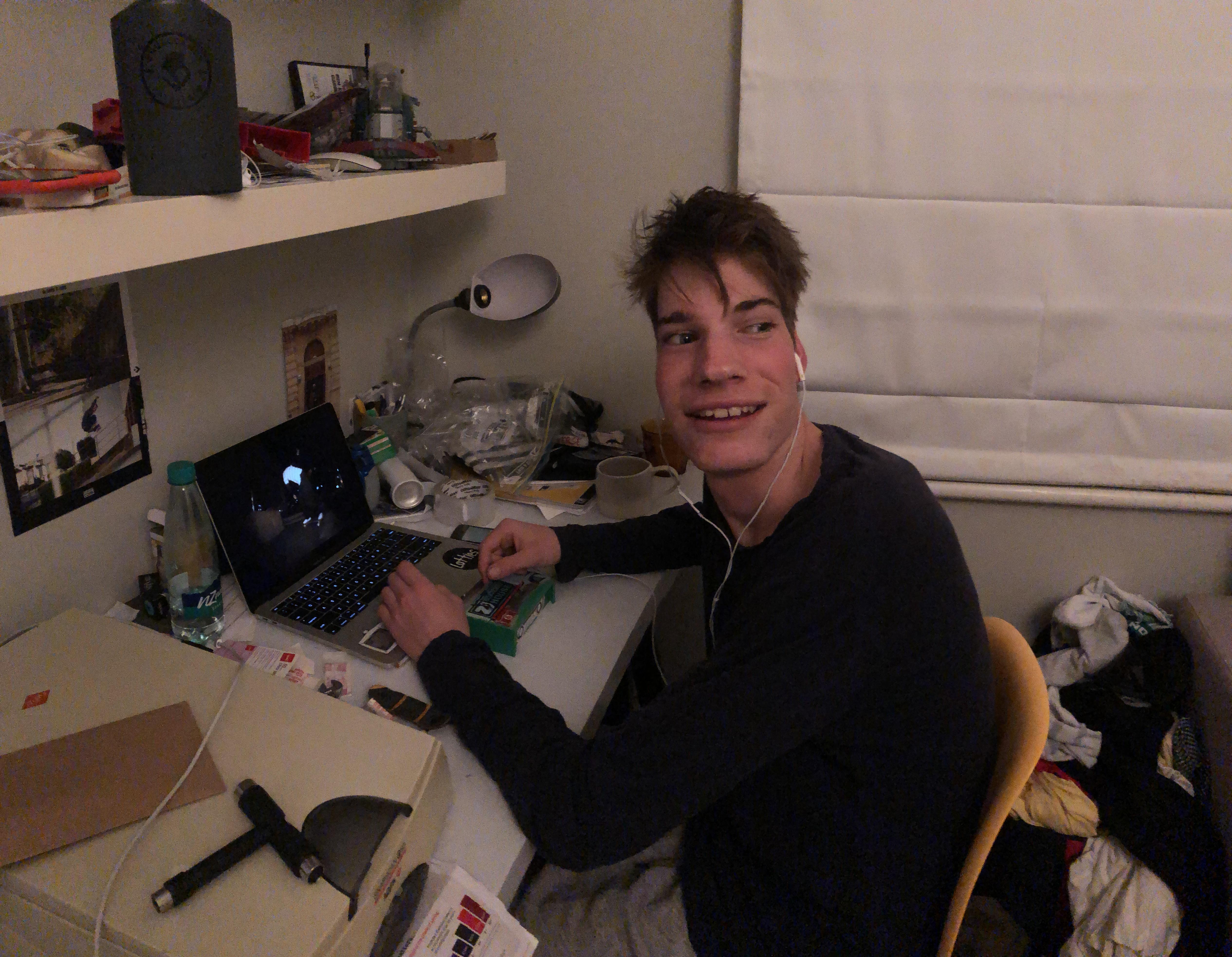 Bulbous panorama | Scrolller