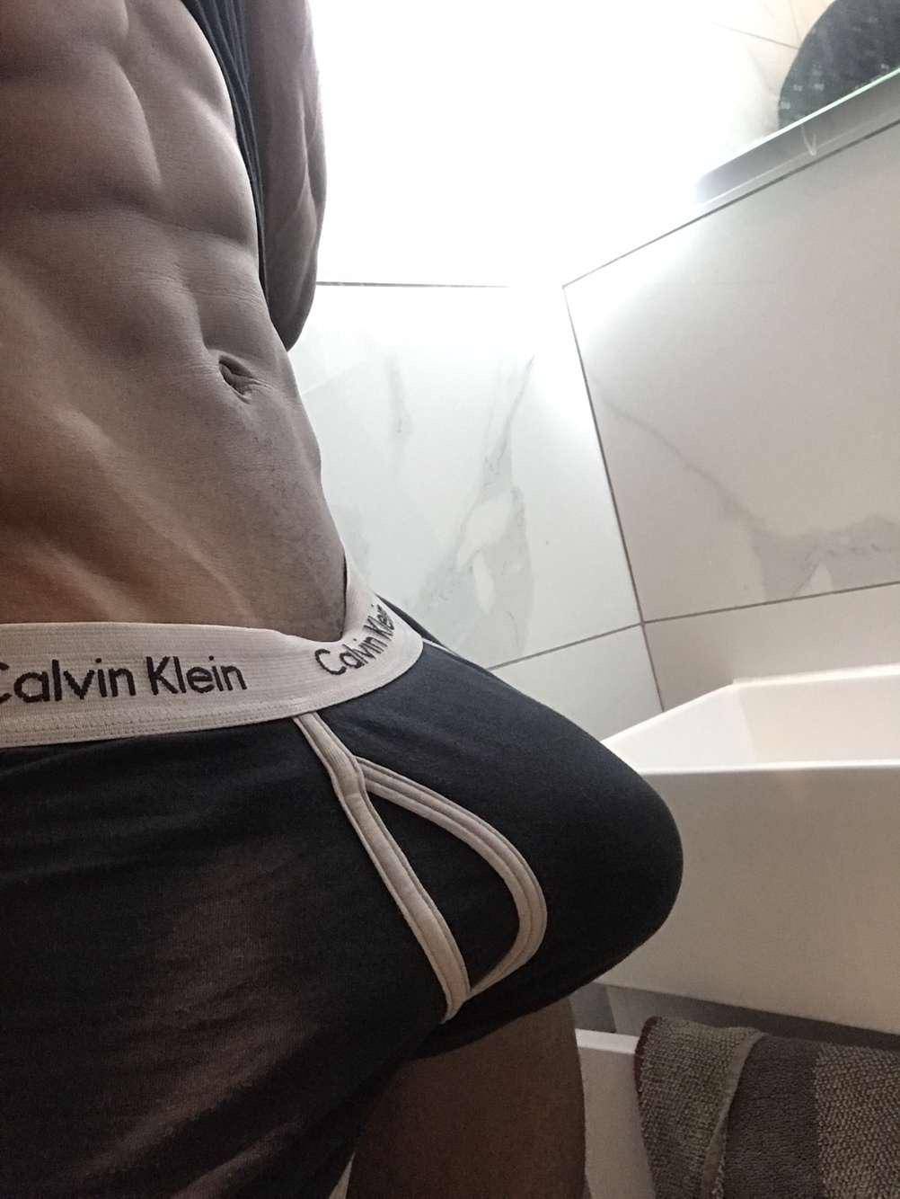 Bulging out my damn pants! | Scrolller