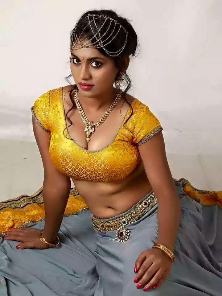 busty and brown | Scrolller