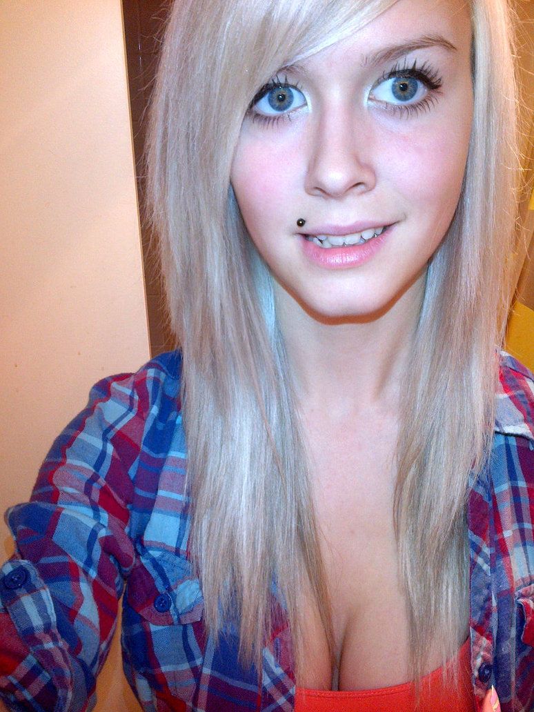 Busty big-eyed blond | Scrolller