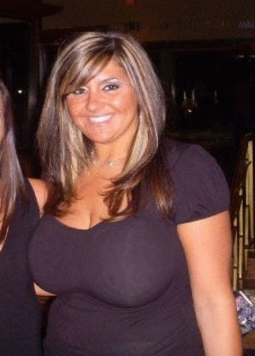 Busty Chelsea Austin | Scrolller