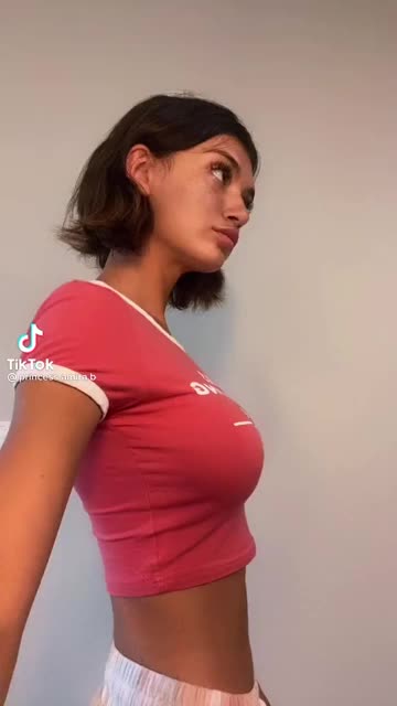 Busty Petite | Scrolller