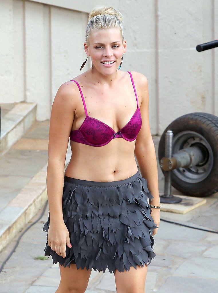 Busy Philips | Scrolller