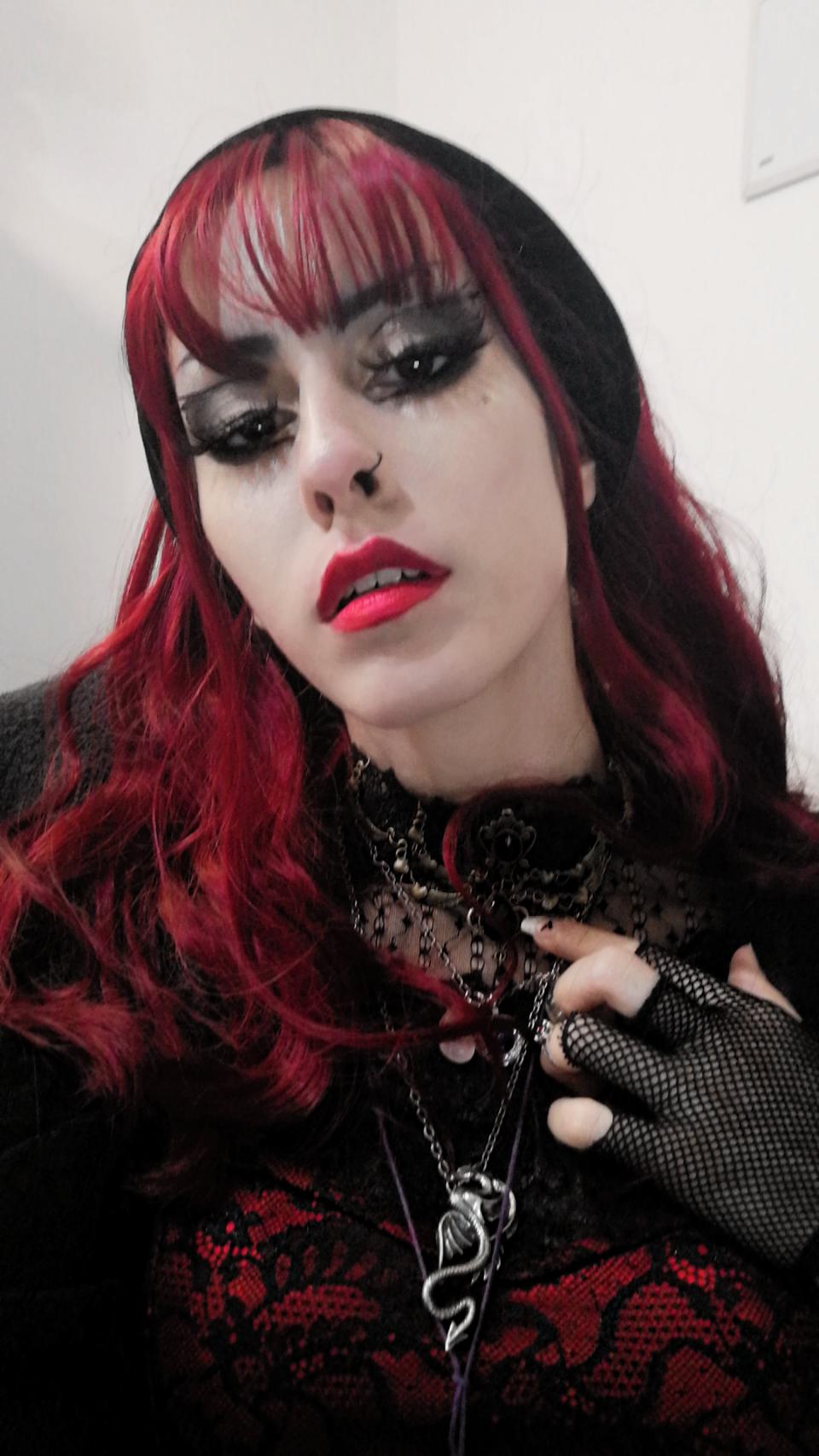But Do You Like Pale Goth Girls Scrolller