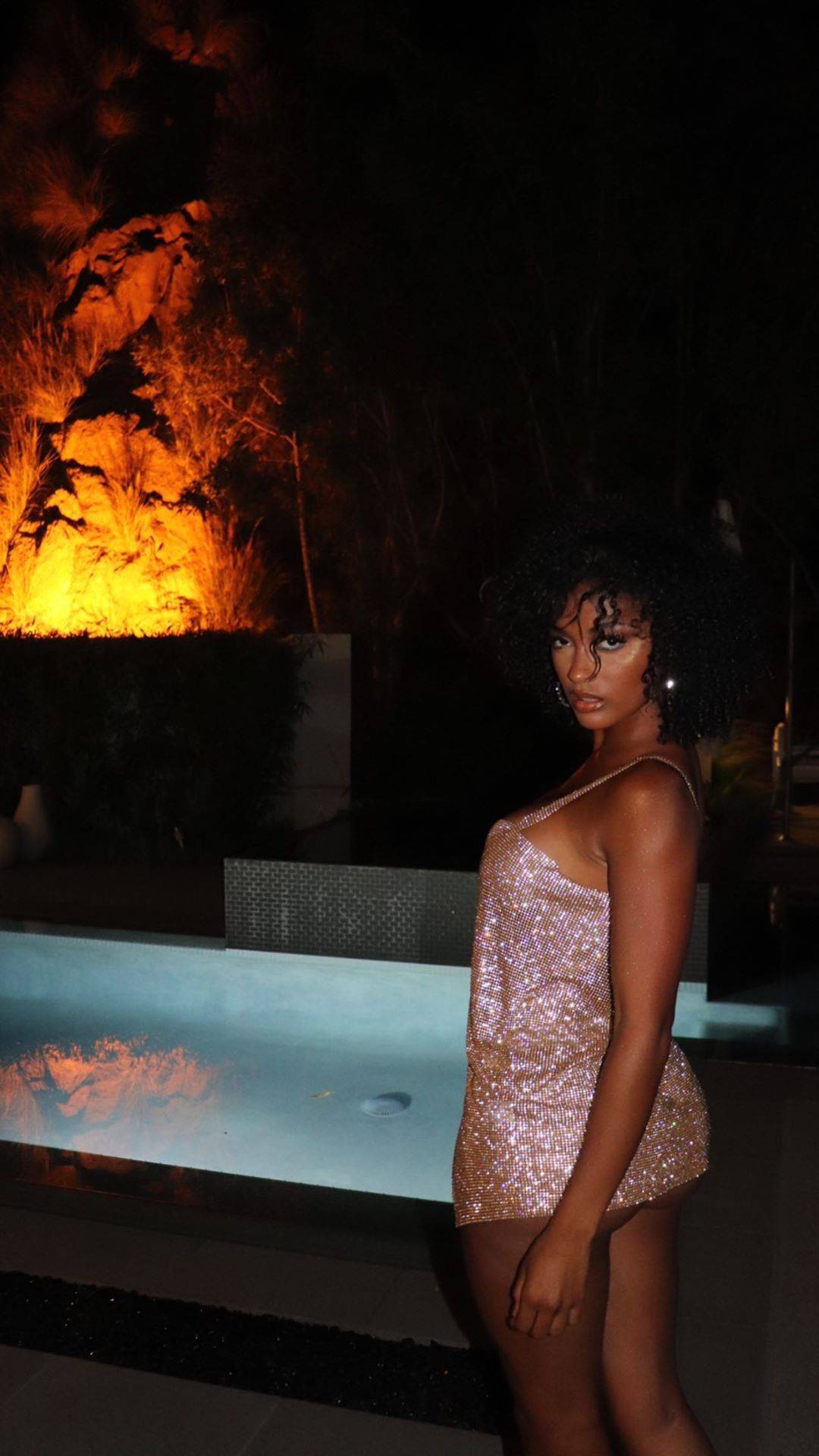 Butt Cheeks peeking out of dress | Scrolller