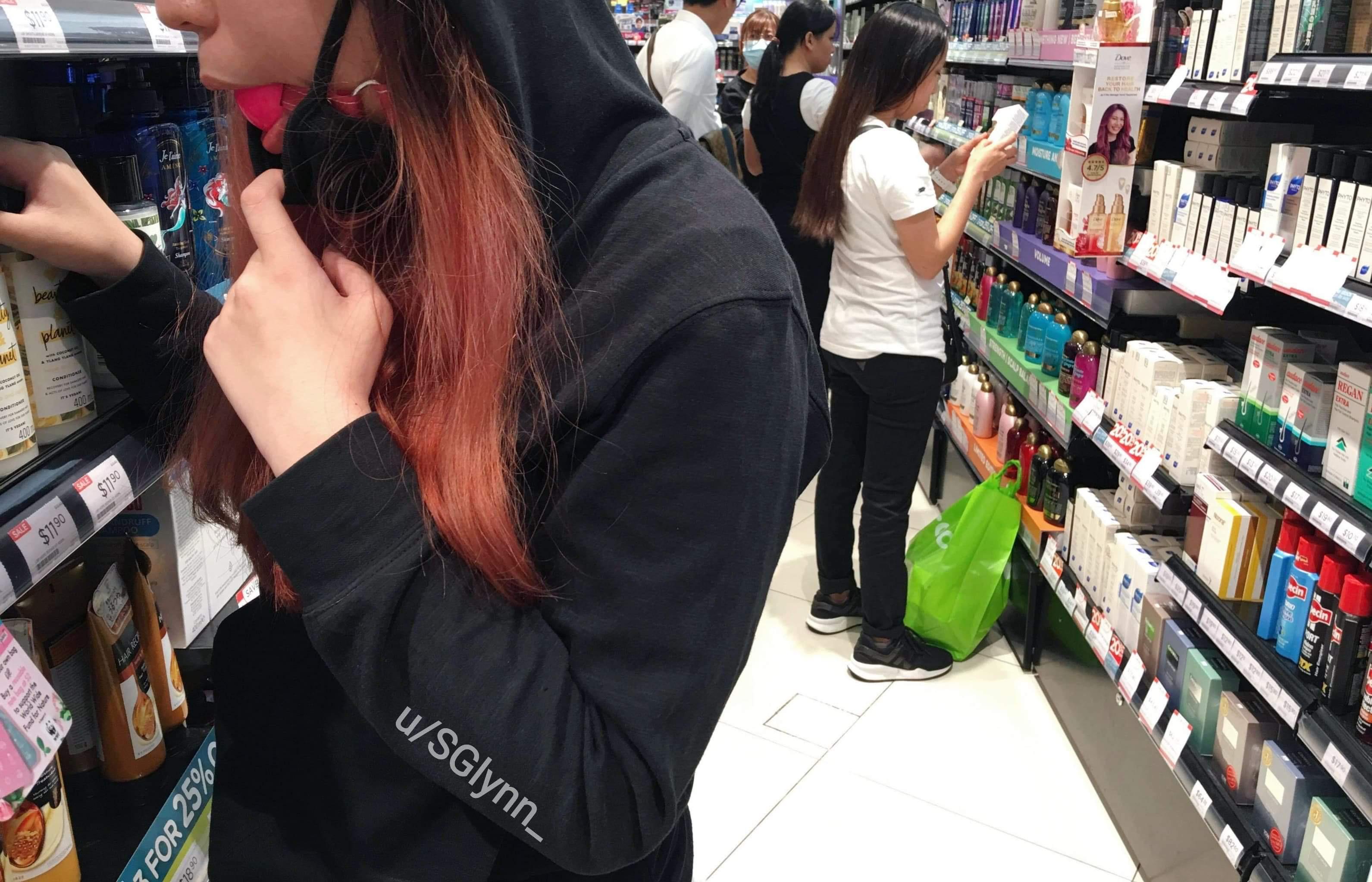 Buying stuff | Scrolller