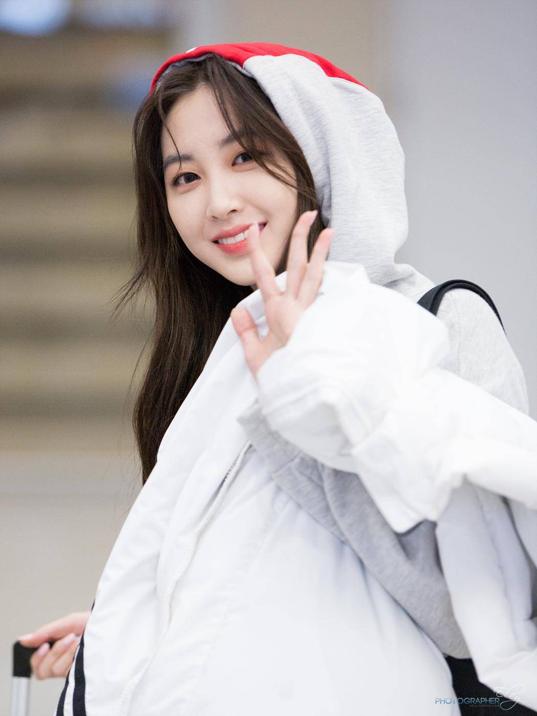 Bye Yukyung | Scrolller