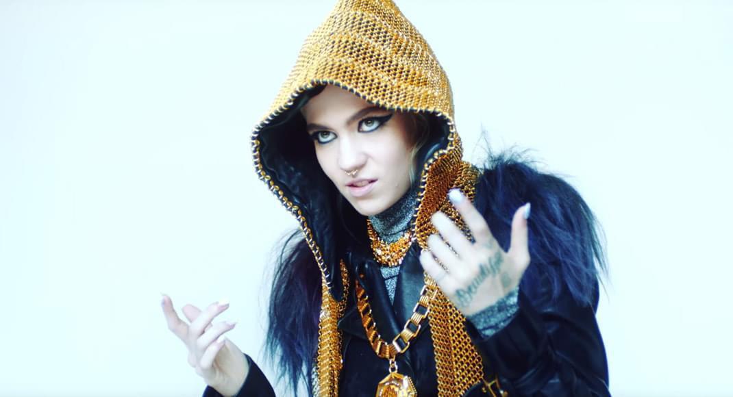 C channeling her mana | Scrolller