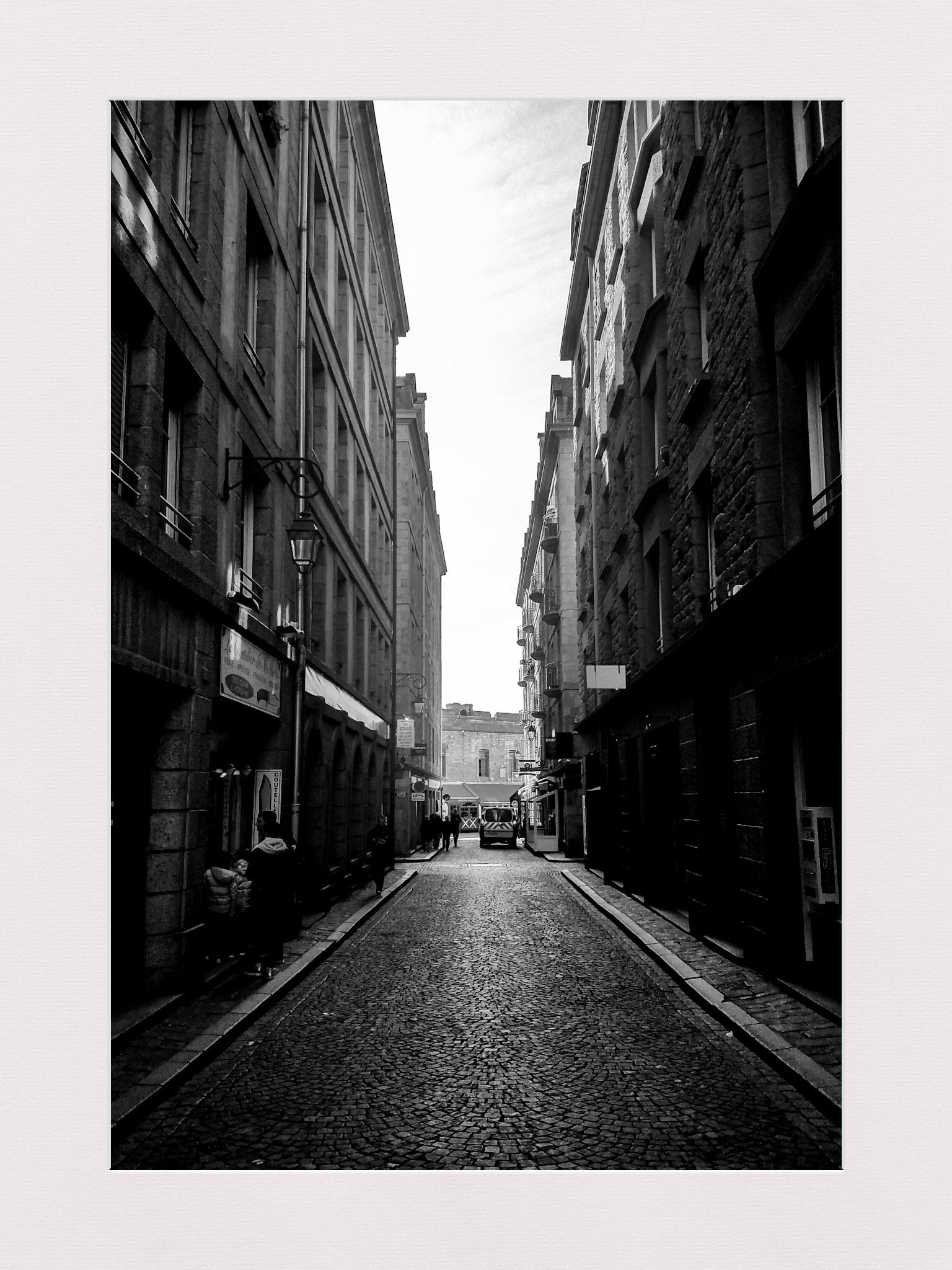 Calm street | Scrolller